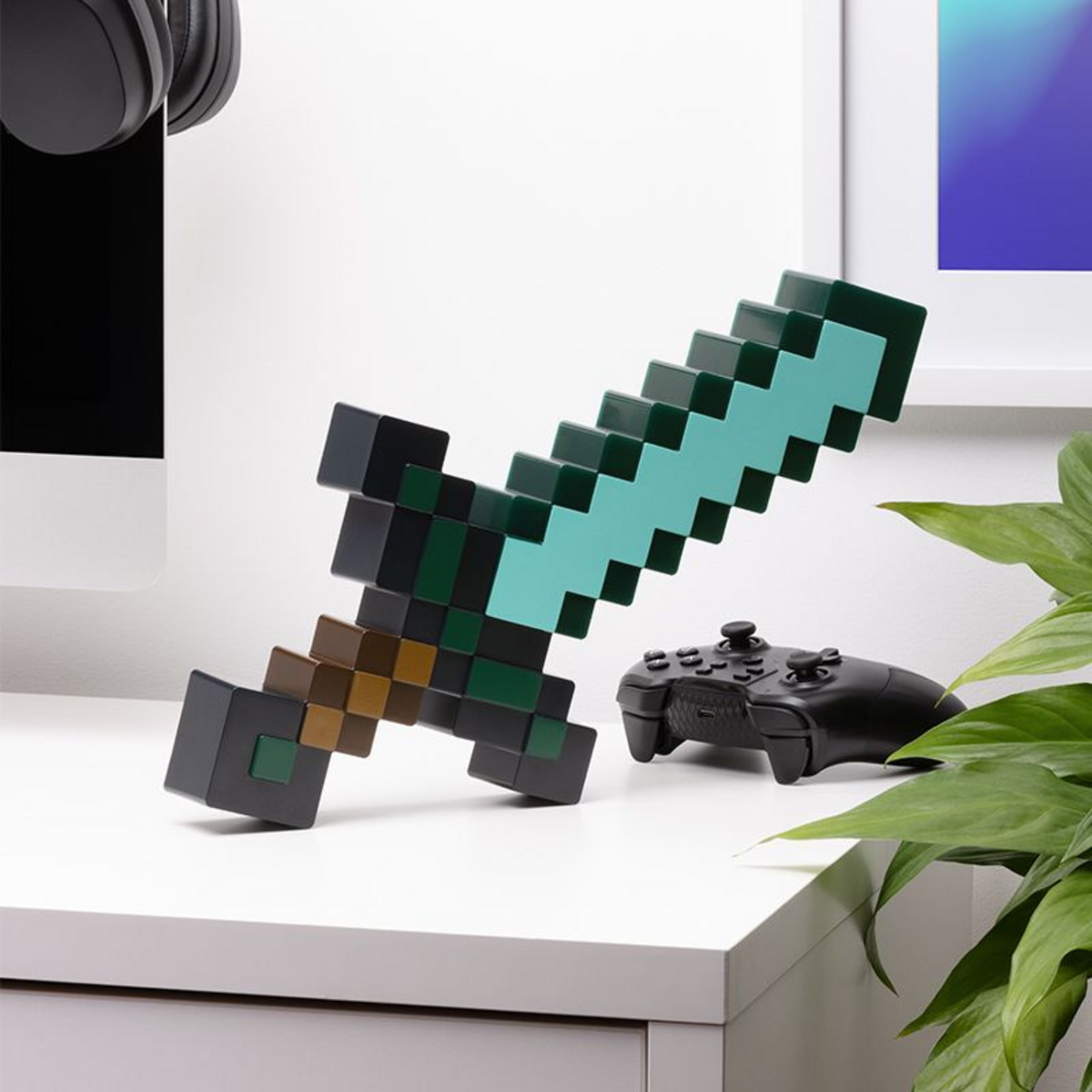 Minecraft Diamond Sword Light – Steve's Hallmark